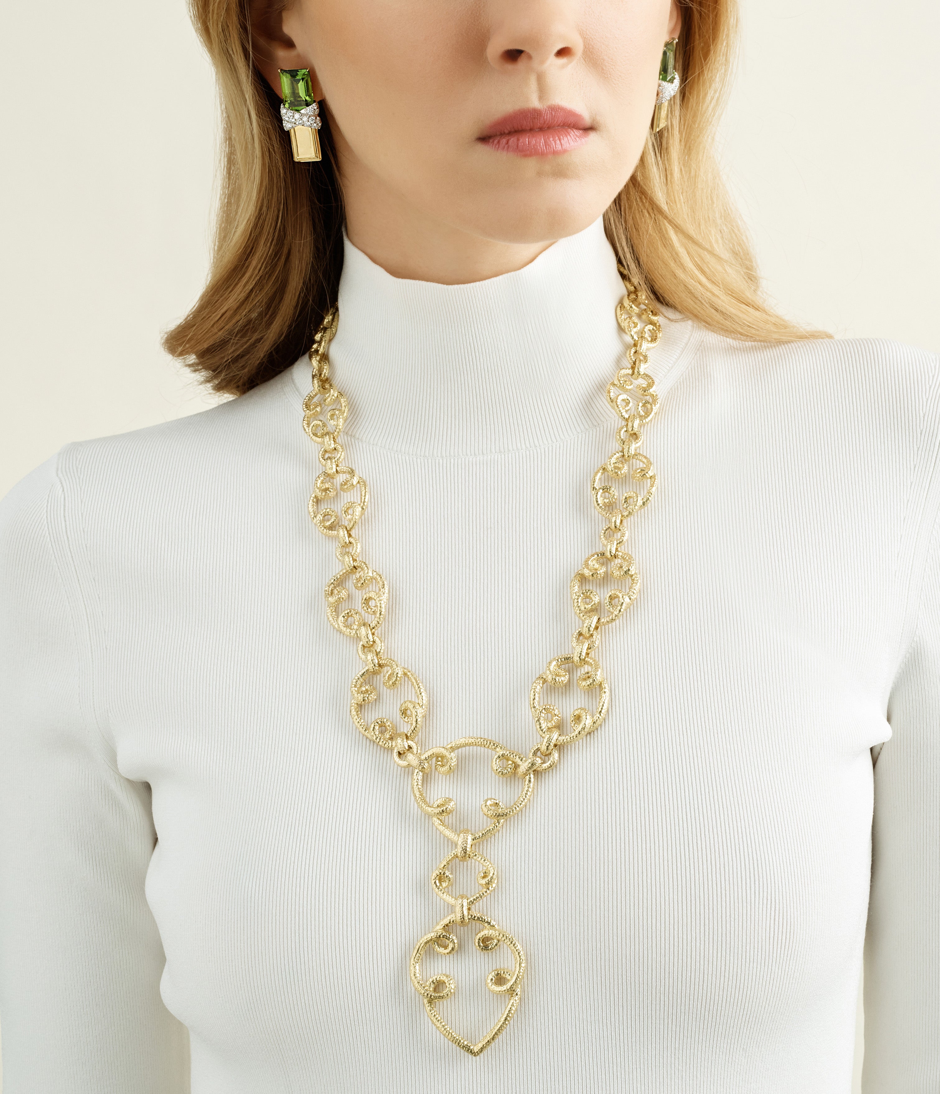 Arabesque Loop Chain Necklace | David Webb New York